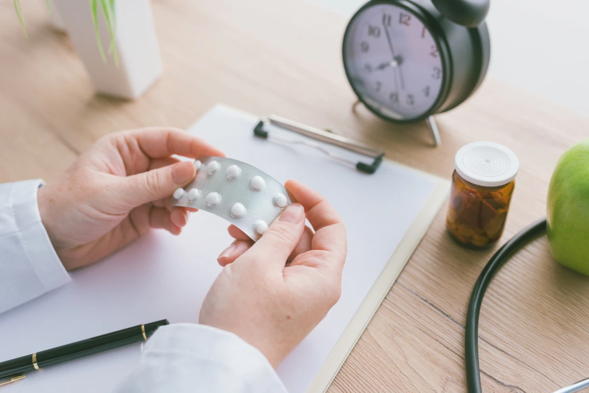 La régulation de l'accès aux médicaments génériques: enjeux de santé ... La régulation de l'accès aux médicaments génériques: enjeux de santé ...